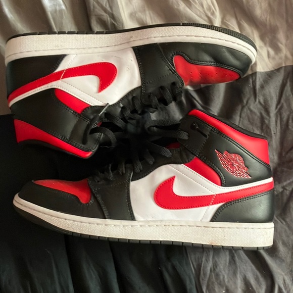 Jordan | Shoes | Jordan Bred Toe Size 13 Worn Less Than 1 Times No Box ...